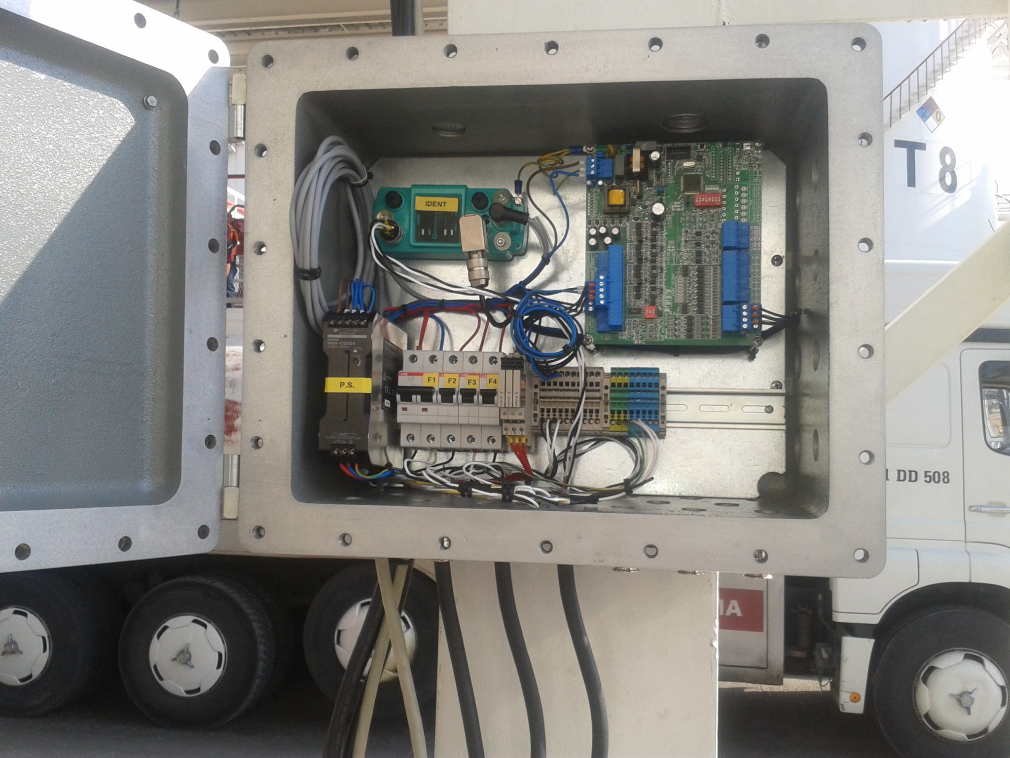 Mega Industry Control Systems | Projects Electronic Tank Compartment