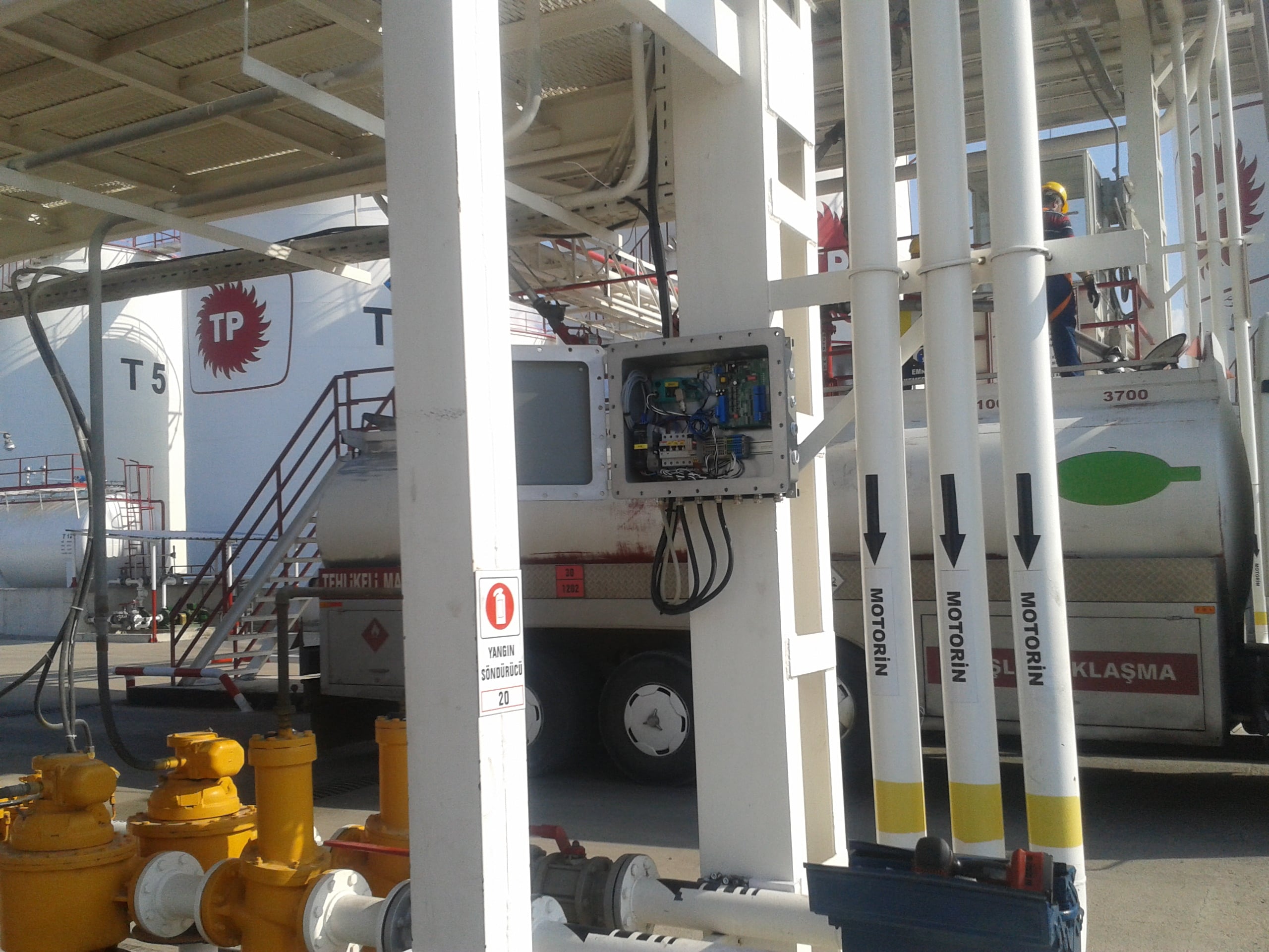 Mega Industry Control Systems | Projects Electronic Tank Compartment